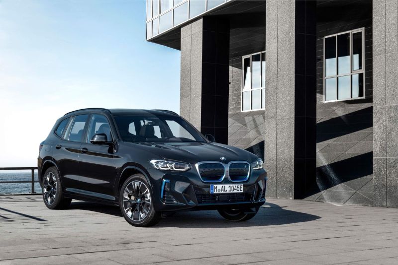 BMW iX3 2023 models and trims, prices and specifications in Saudi Arabia | Autopediame